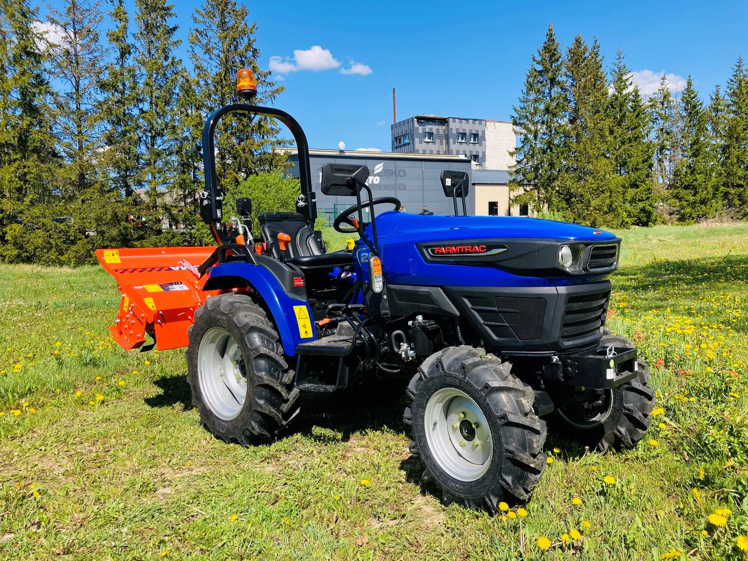 Farmtrac kompakt mini traktor – Kraft og alsidighed i kompakt design